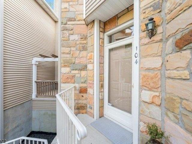 condo with 3 bedroom, West Orange NJ DLS102707949