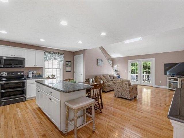 condo with 3 bedroom, West Boylston MA ES105061828