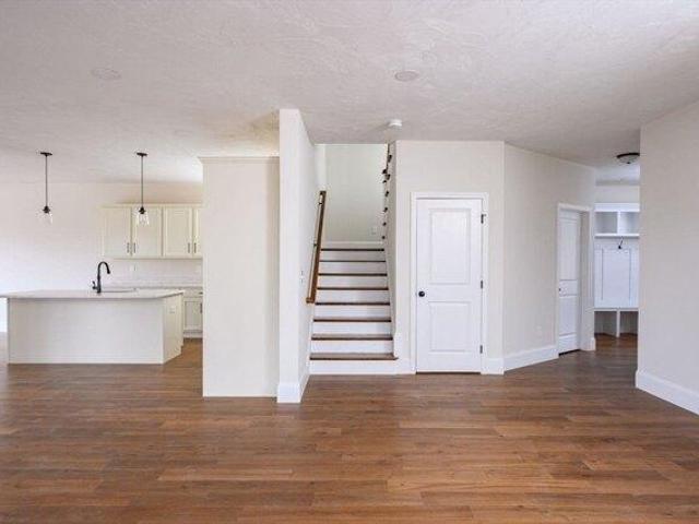 condo with 3 bedroom, West Bridgewater MA ES103035265