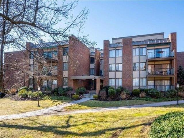 condo with 3 bedroom, West Hartford CT DLS89382769