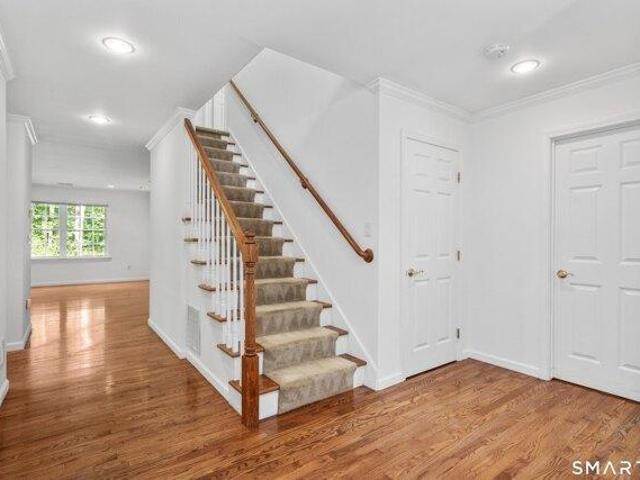 condo with 3 bedroom, West Hartford CT ES104407186
