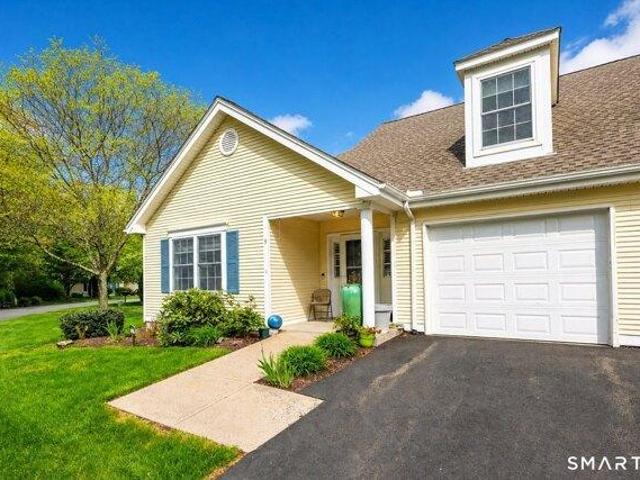 condo with 3 bedroom, West Hartford CT ES103436607