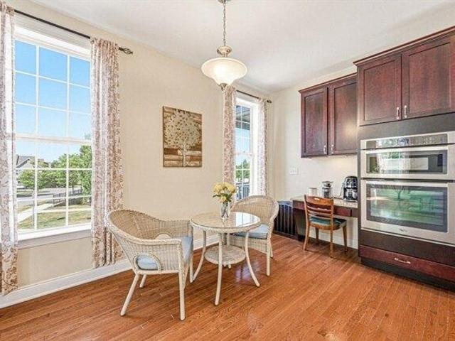 condo with 3 bedroom, Westborough MA ES105172769