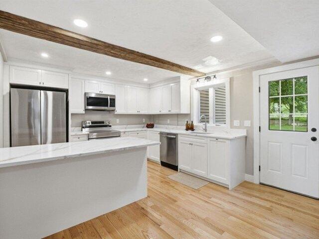 condo with 3 bedroom, Westford MA ES105108546