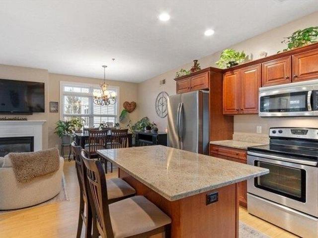 condo with 3 bedroom, Weymouth MA DLS102089922