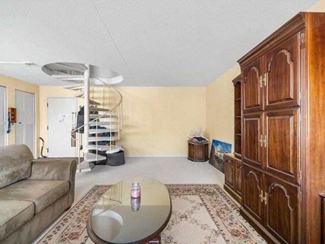 condo with 3 bedroom, Weymouth MA ES103250736