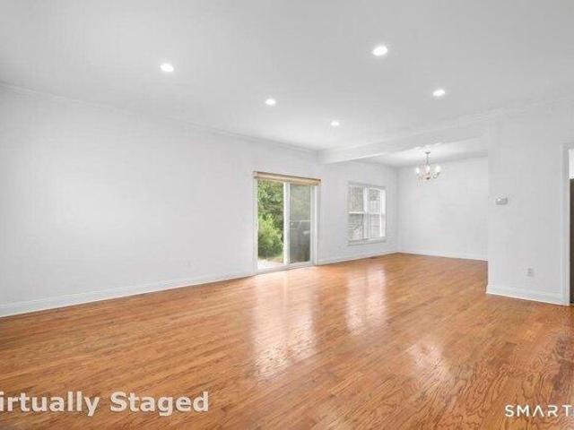 condo with 3 bedroom, Wilton CT ES104920267