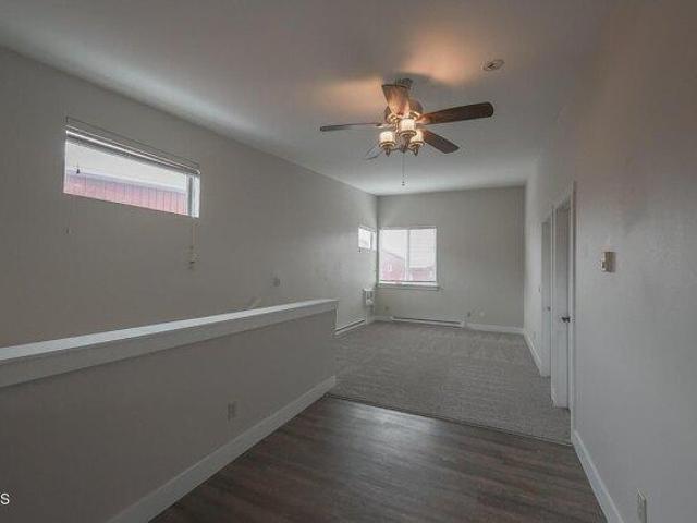 condo with 3 bedroom, Williston ND DLS93225131