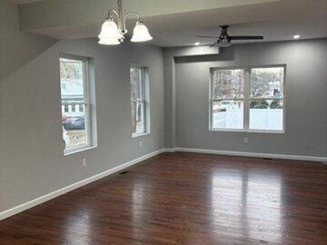 condo with 3 bedroom, Woonsocket RI ES104810744