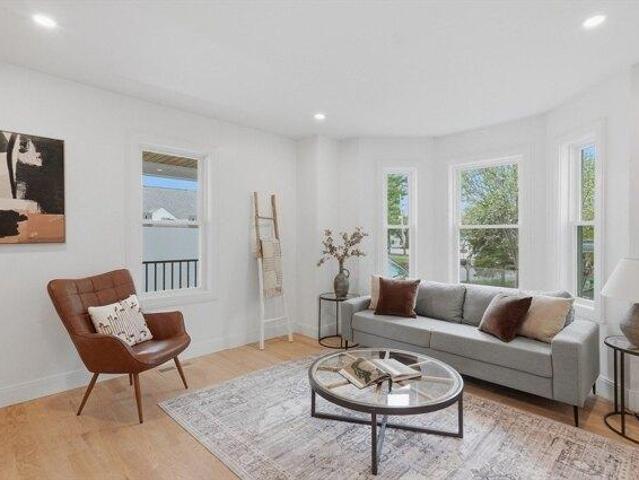 condo with 3 bedroom, Woburn MA ES102860554