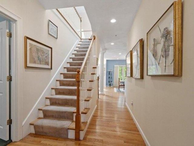 condo with 3 bedroom, Woburn MA ES104077081