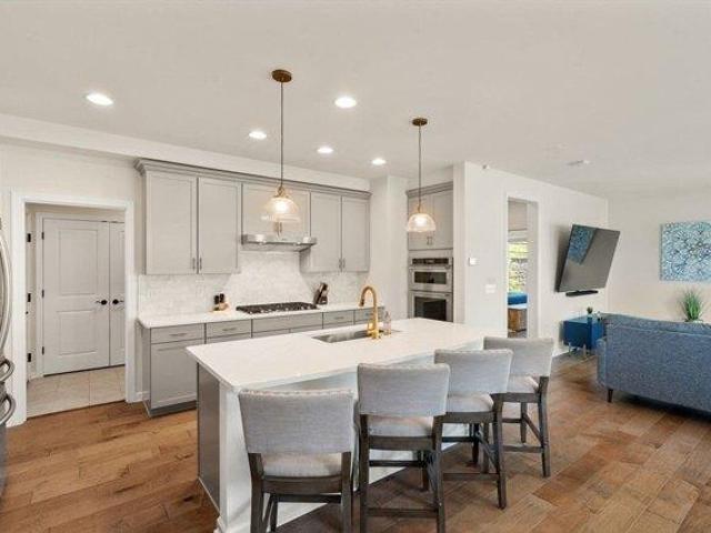 condo with 3 bedroom, Woburn MA ES105143267