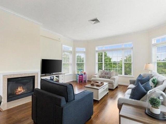 condo with 3 bedroom, Woburn MA ES105318323