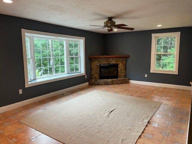 condo with 3 bedroom, Worcester MA DS102565091