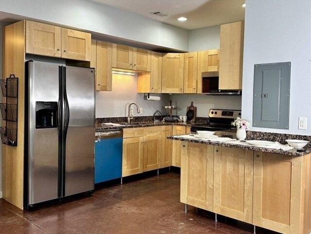 condo with 3 bedroom, Worcester MA DS103442901