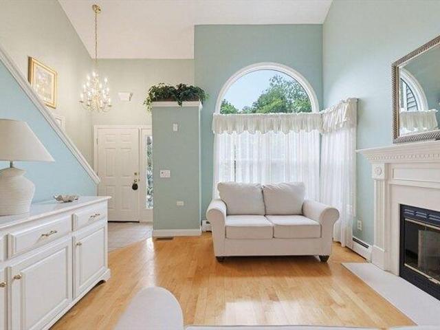 condo with 3 bedroom, Worcester MA ES104832408