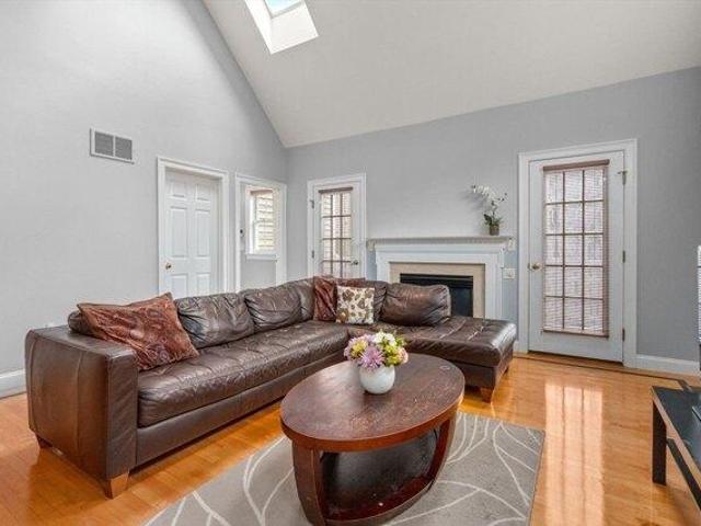 condo with 3 bedroom, Acton MA ES103888238
