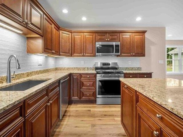 condo with 3 bedroom, Agawam MA ES105106439