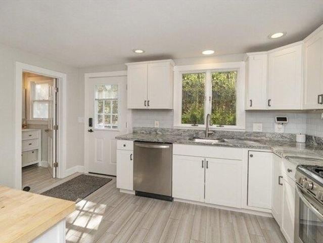 condo with 3 bedroom, Amesbury MA DLS102213054