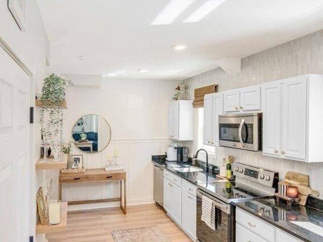 condo with 3 bedroom, Amesbury MA DS103493548