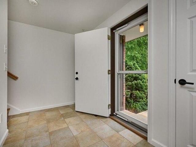 condo with 3 bedroom, Amherst MA DS104405999
