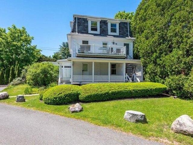 condo with 3 bedroom, Amherst MA ES103850374