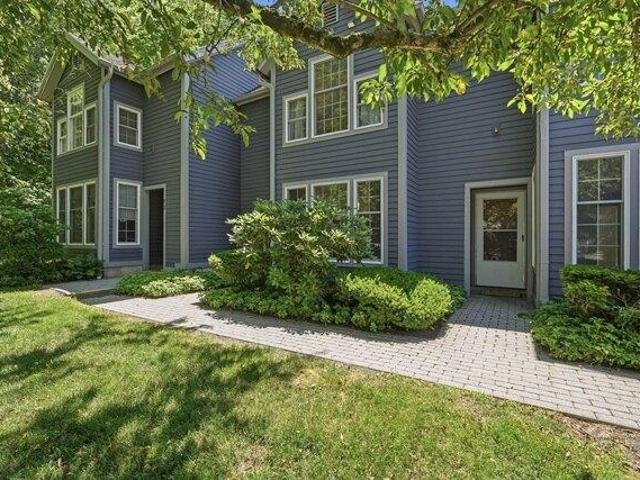 condo with 3 bedroom, Amherst MA ES103850867