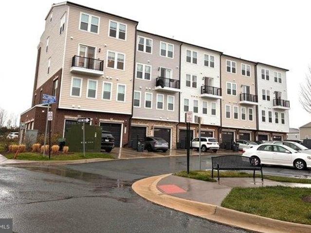 condo with 3 bedroom, Ashburn VA ES104908273