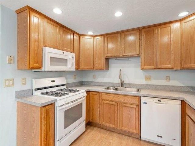 condo with 3 bedroom, Ashland MA ES105144965