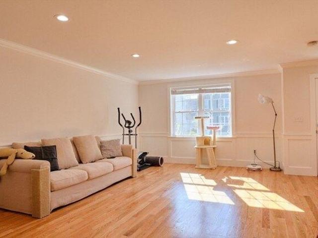 condo with 3 bedroom, Arlington MA ES103432002