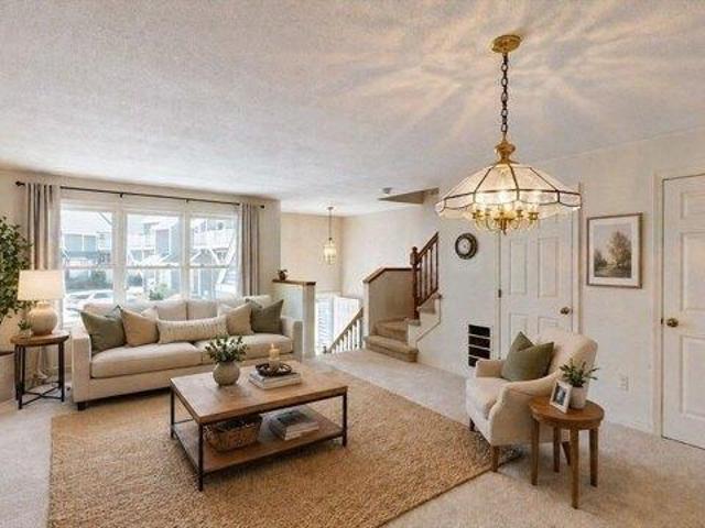 condo with 3 bedroom, Attleboro MA ES103221719