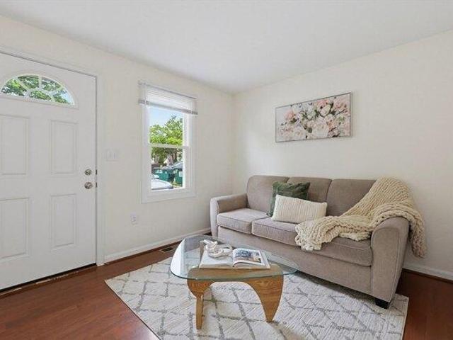 condo with 3 bedroom, Attleboro MA ES104869819