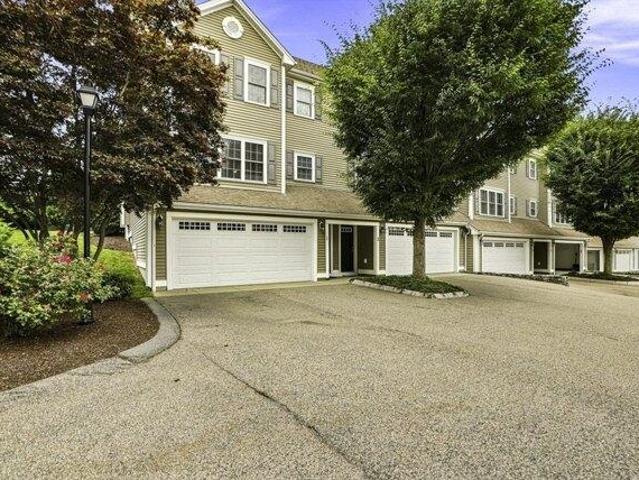 condo with 3 bedroom, Attleboro MA ES105174243