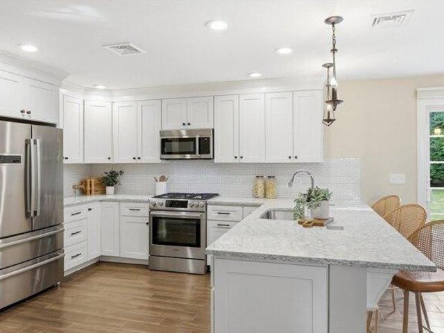 condo with 3 bedroom, Bedford MA DS103928261