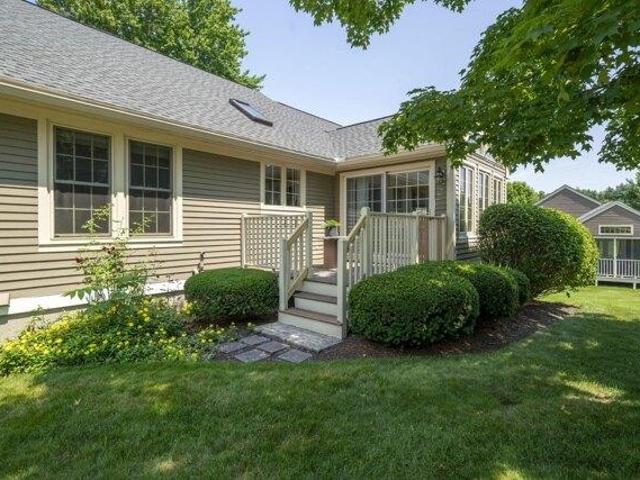 condo with 3 bedroom, Bedford NH ES105155960