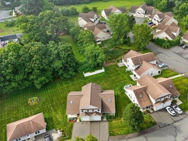 condo with 3 bedroom, Belchertown MA ES105080350