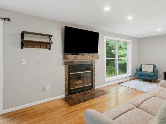 condo with 3 bedroom, Bellingham MA ES104332585