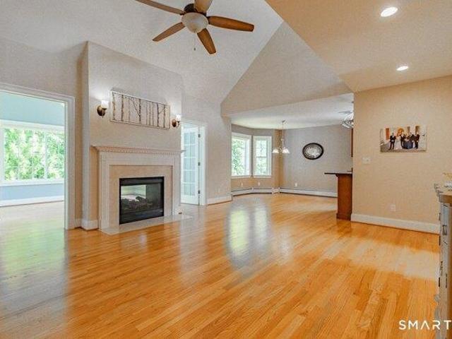condo with 3 bedroom, Berlin CT ES104515129