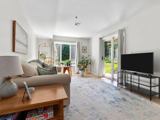 condo with 3 bedroom, Beverly MA ES105206344