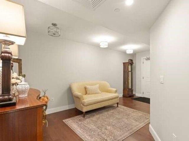 condo with 3 bedroom, Beverly MA ES105230575