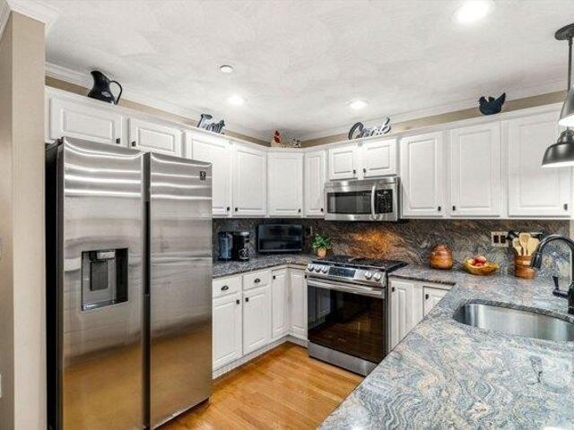 condo with 3 bedroom, Billerica MA ES103431383