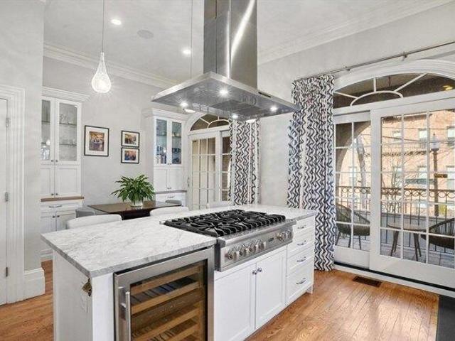 condo with 3 bedroom, Boston MA DLS102799312