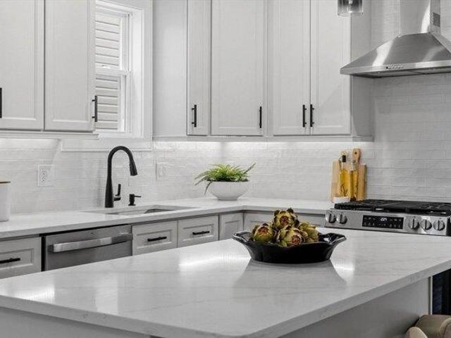 condo with 3 bedroom, Boston MA DS102410042