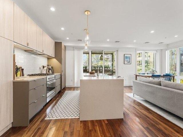 condo with 3 bedroom, Boston MA DS102089498