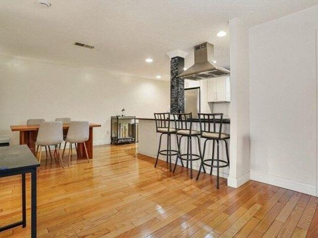 condo with 3 bedroom, Boston MA DS102313819