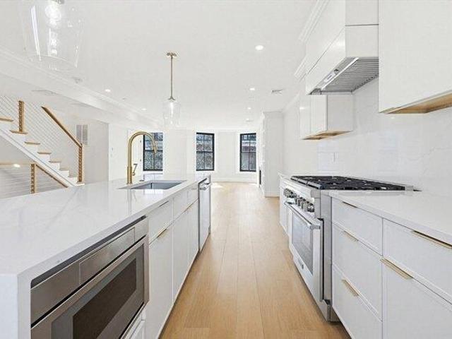 condo with 3 bedroom, Boston MA DS102369443
