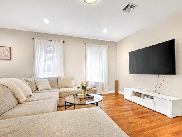 condo with 3 bedroom, Boston MA DS103127540