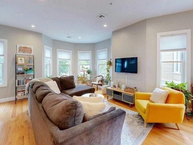 condo with 3 bedroom, Boston MA DS103128205