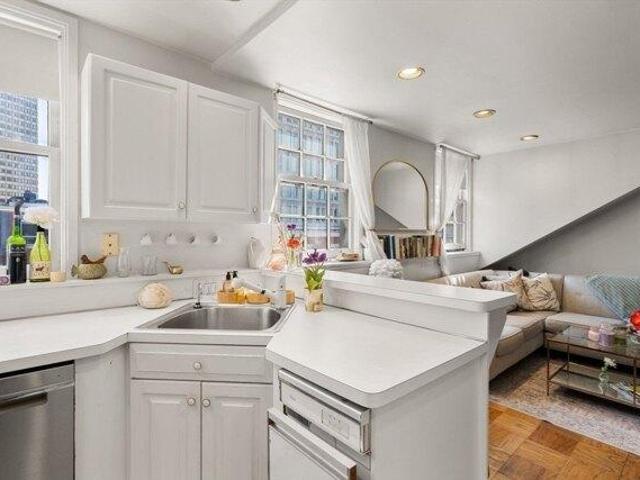 condo with 3 bedroom, Boston MA ES102860395