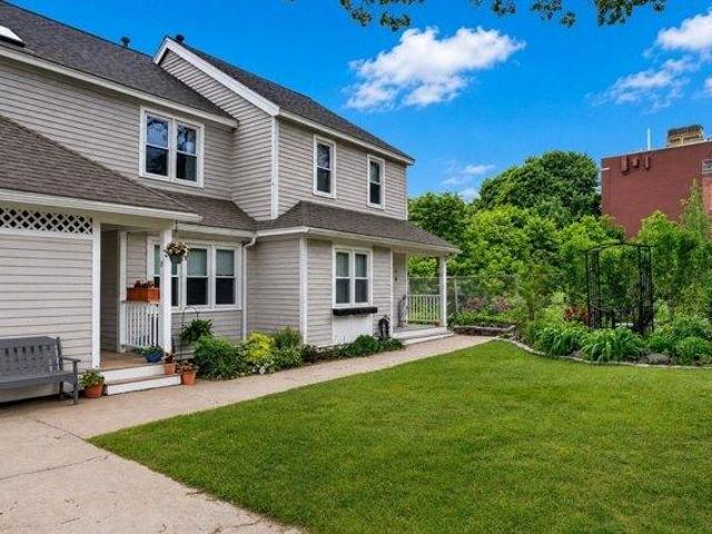 condo with 3 bedroom, Boston MA ES103444840